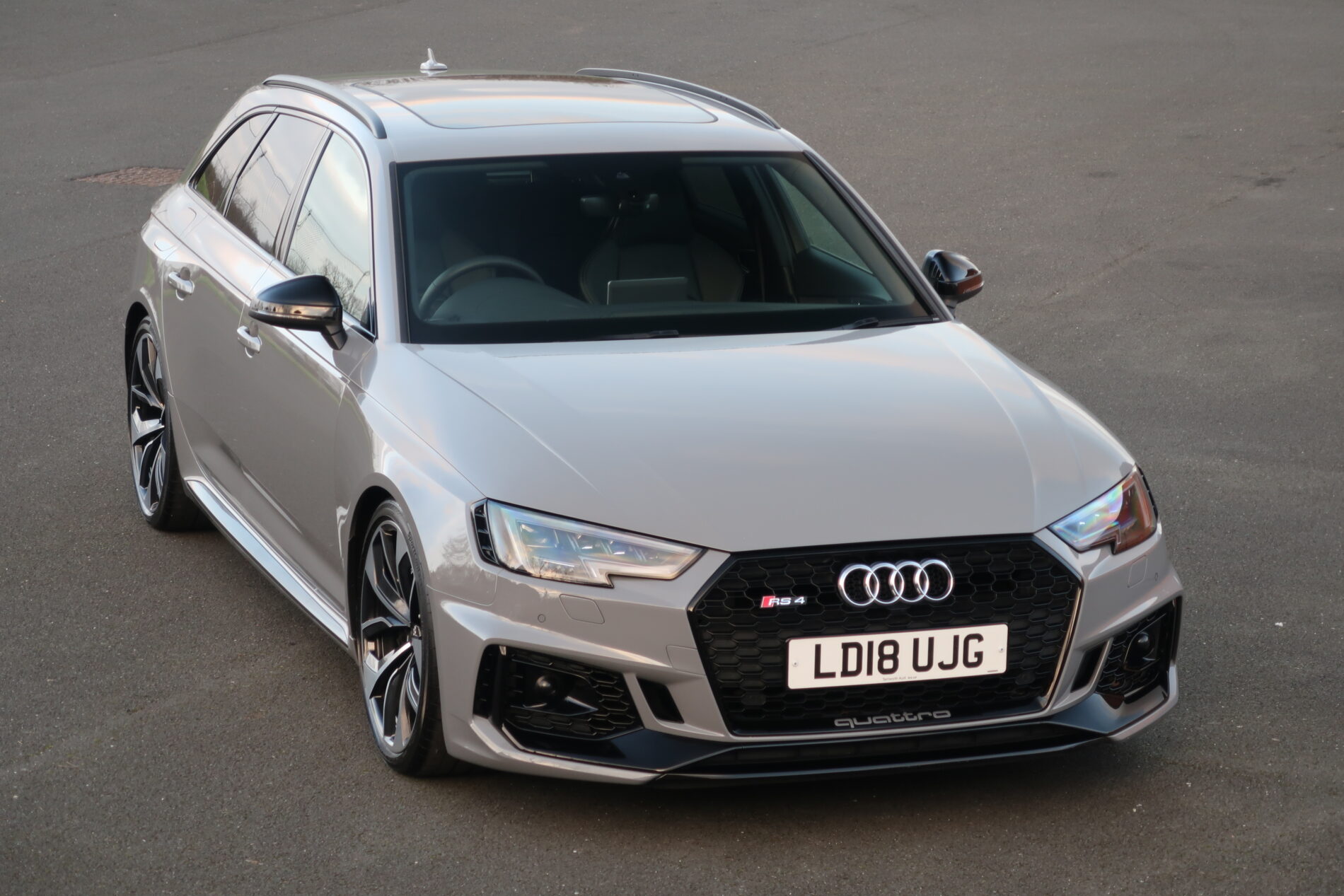 Audi RS4 Avant - Avantgarde Classics